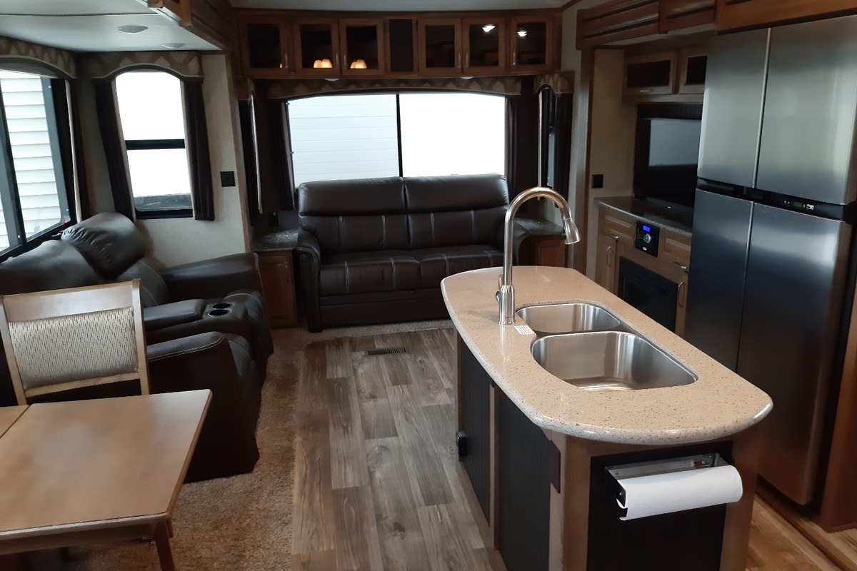 2017 Keystone Laredo 350FB LIFE SIZE BLACK LABEL Bath and a Half in ...