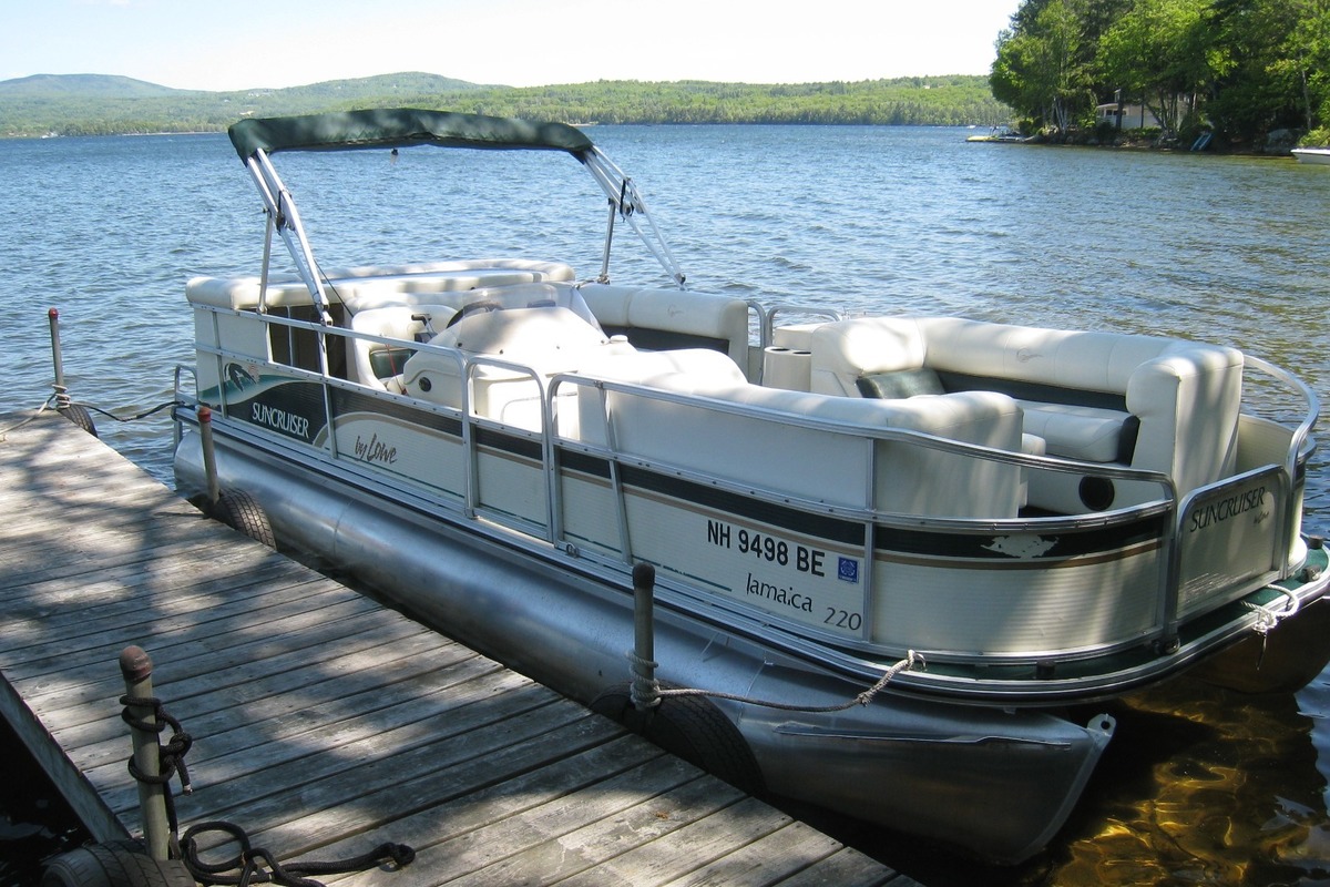 1999 Lowe Suncruiser Jamaica in Gloucester, MA