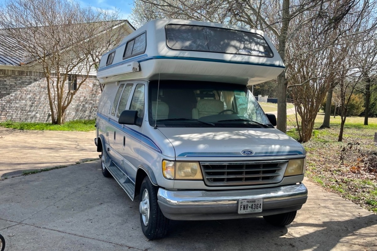 1996 Ford Airstream B190 Blue in Lowry Crossing, TX